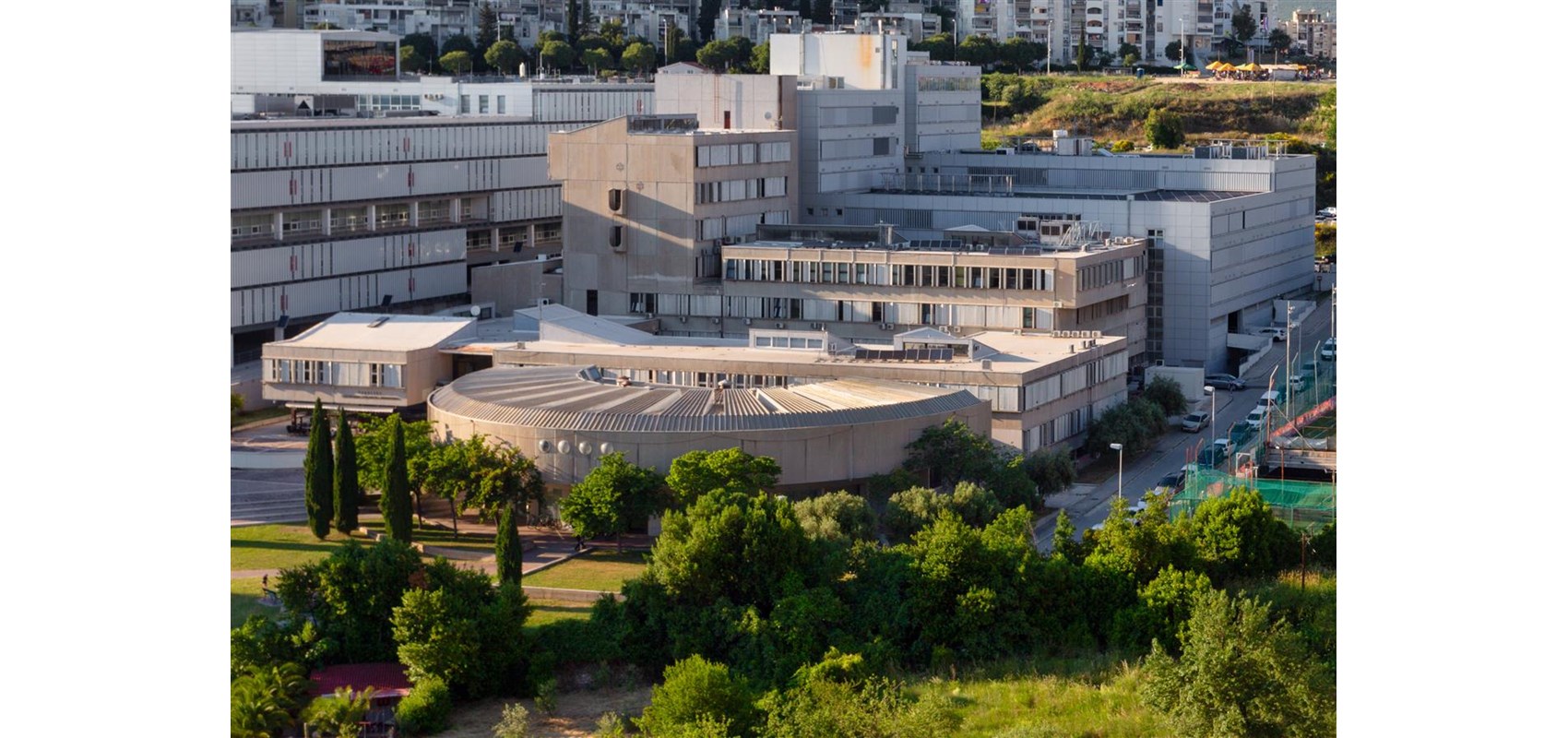 Sveučilište u Splitu - WHY STUDY AT THE FACULTY OF ELECTRICAL ...